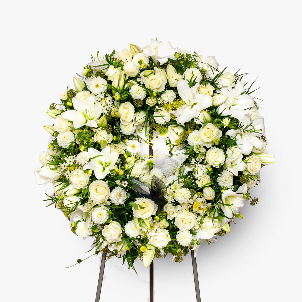 Coroana funerara cu flori albe cu 24 trandafiri albi, 9 crini imperiali ...